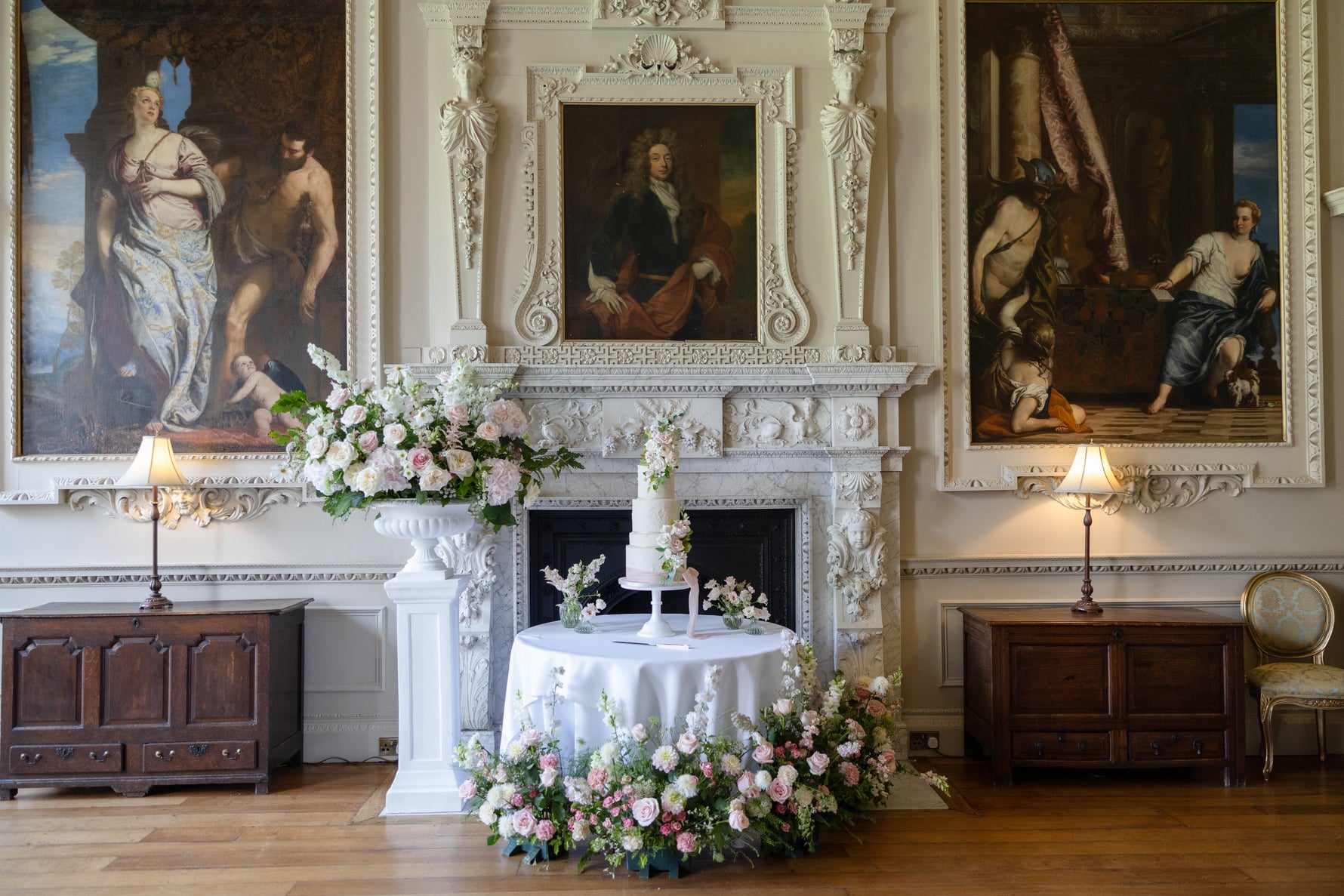 The UK’s finest custom wedding cakes, crafted with style in Manchester ...